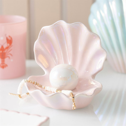 Collecting Seashells | Stunning Home Interior | Trinket Dish - Clam Shell